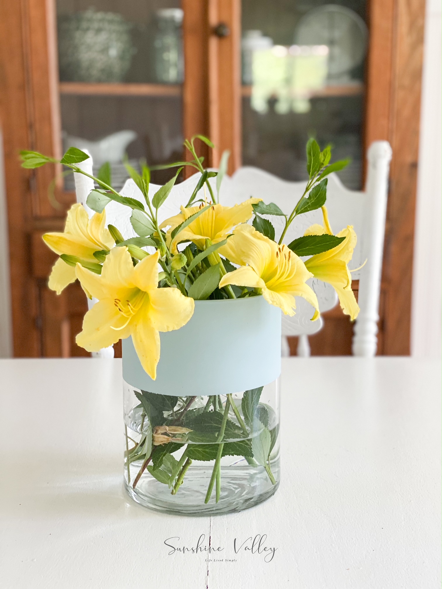 How to Make a Simple DIY Color Block Vase - Sunshine Valley