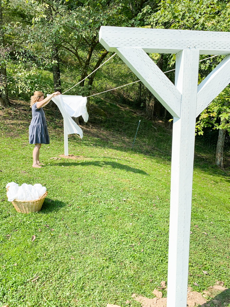 How We Built a Simple DIY Clothesline - Sunshine Valley